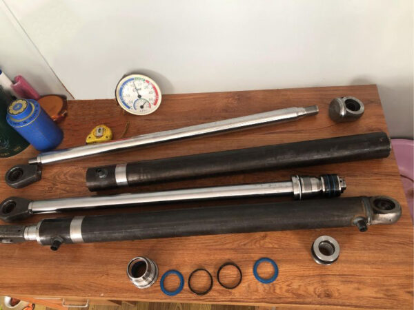 What are the Parts of a Hydraulic Cylinder?