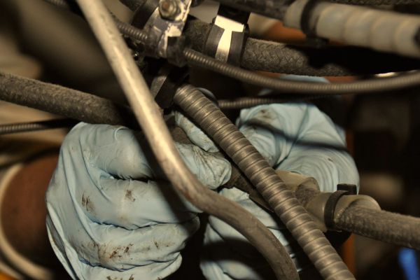 Tips for Handling Hydraulic Leaks: Safety First Guide