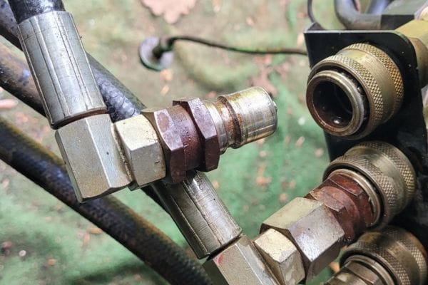 How to Install Quick Coupler on Excavator - Topa Blog