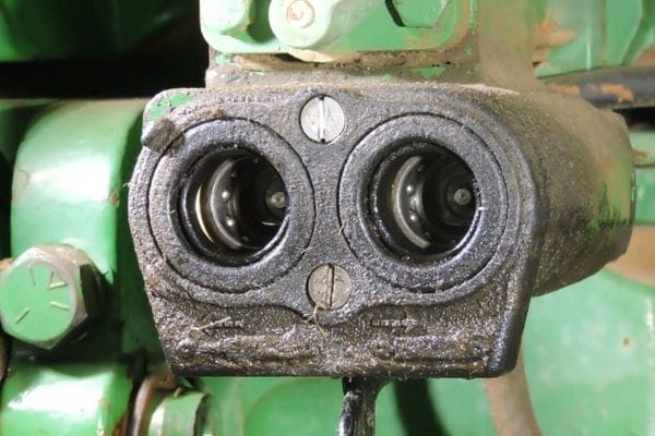 Stuck Hydraulic Quick Coupler? Here’s What to Do Next!