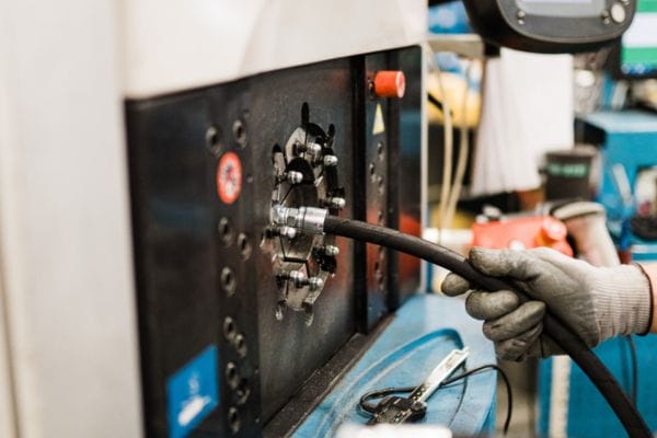 Hydraulic Hose Detail: Color Coding, Ferrules, and Skiving